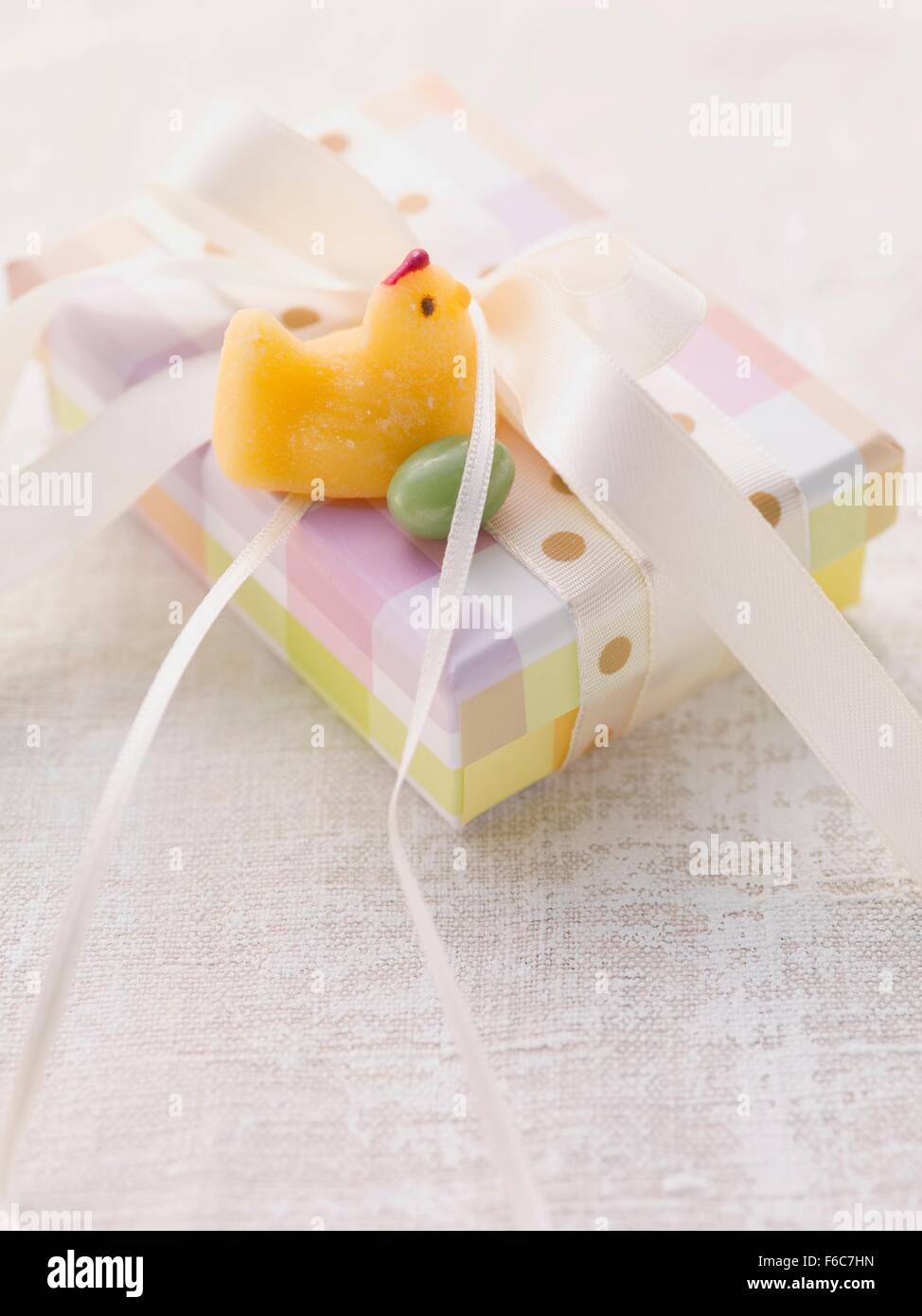 Easter egg packaging hi-res stock photography and images - Alamy