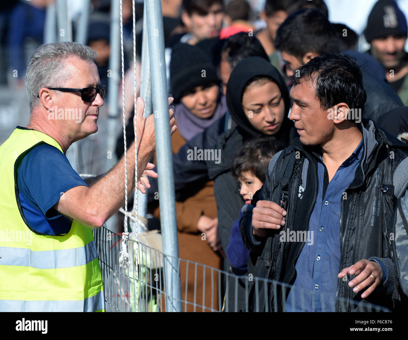 Oxy, Greece. 16th Nov, 2015. Refugees are waiting for buses in the ...