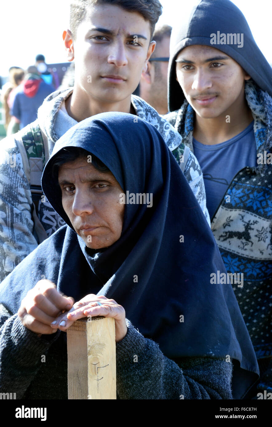Oxy, Greece. 16th Nov, 2015. Refugees are waiting for buses in the ...