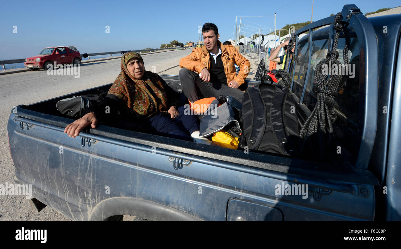 Oxy, Greece. 16th Nov, 2015. Refugees are waiting for buses in the ...