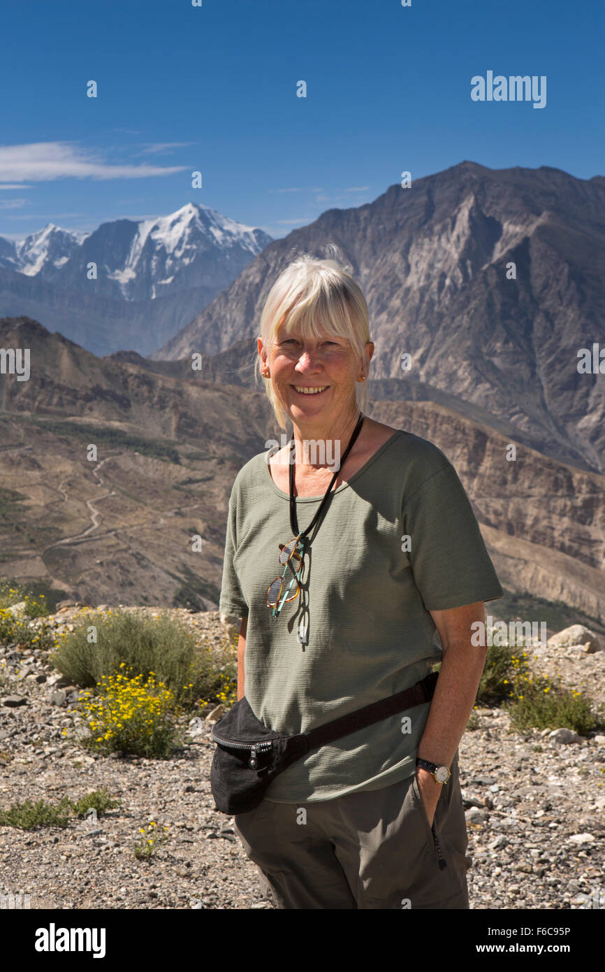 Himalayan woman hi-res stock photography and images - Alamy