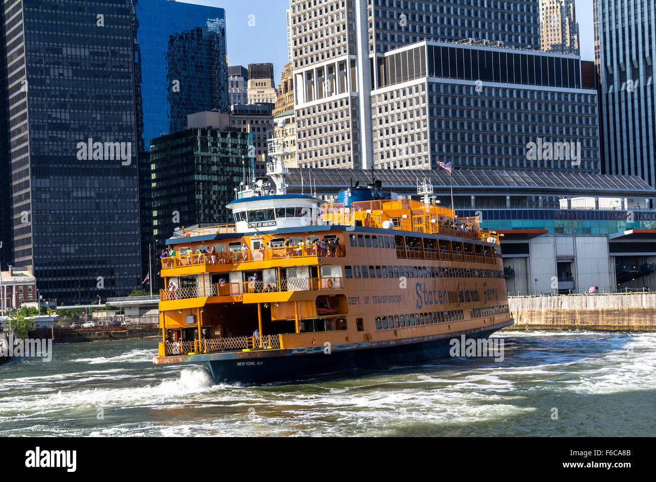 Staten Island Ferry on its way Stock Photo - Alamy