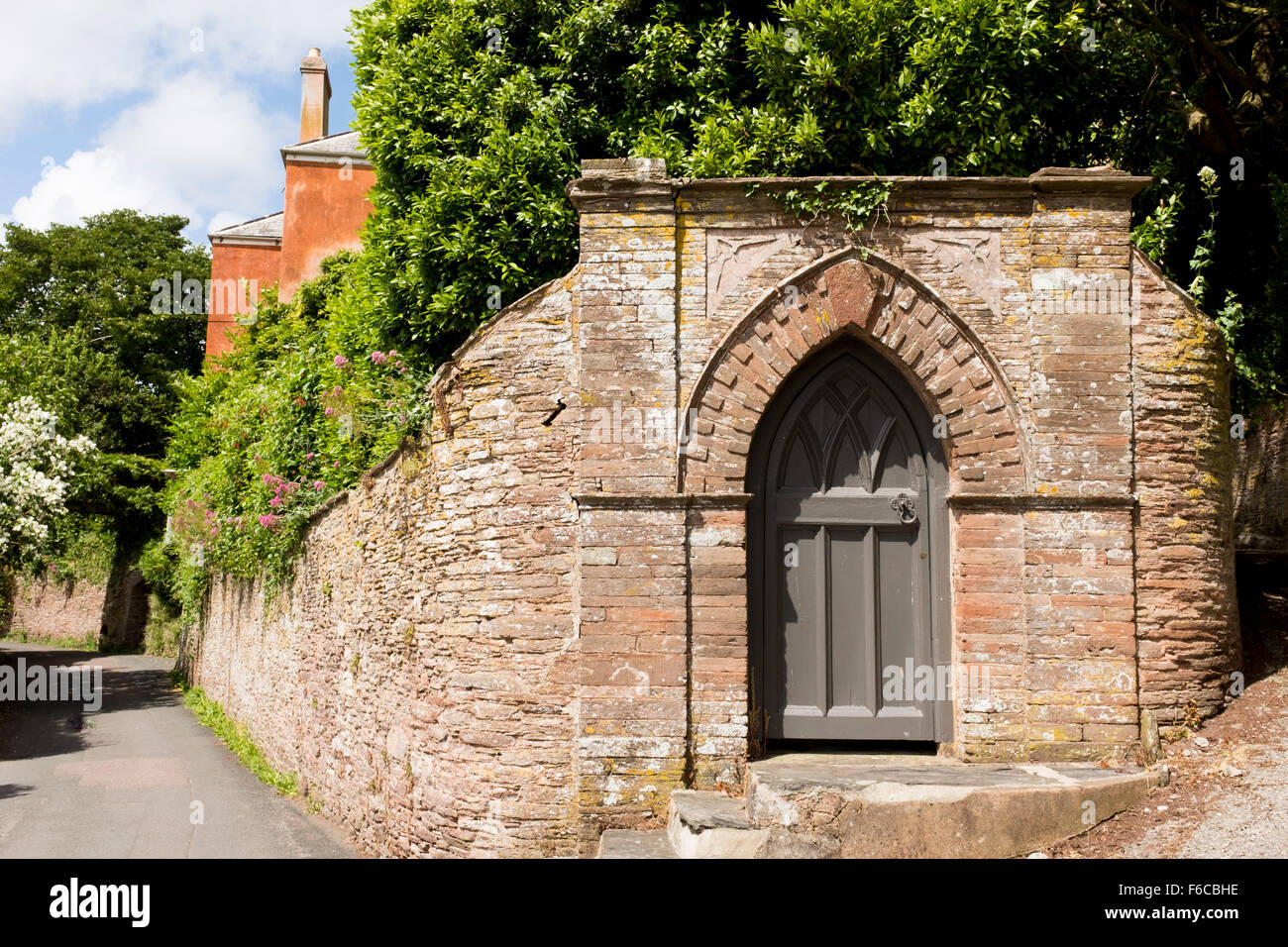 Gothic gate hi-res stock photography and images - Alamy