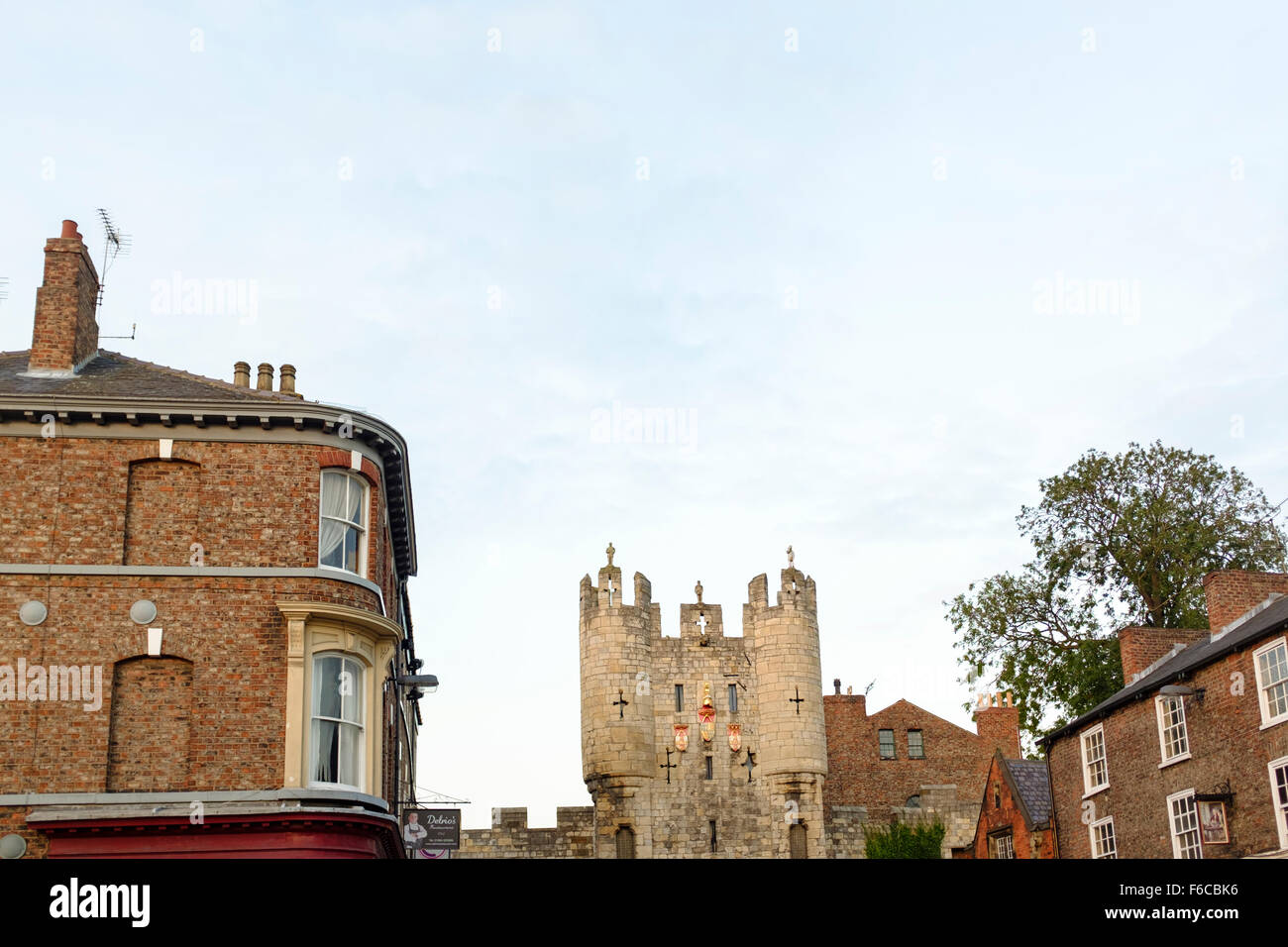 Medieval toll gate hi-res stock photography and images - Alamy