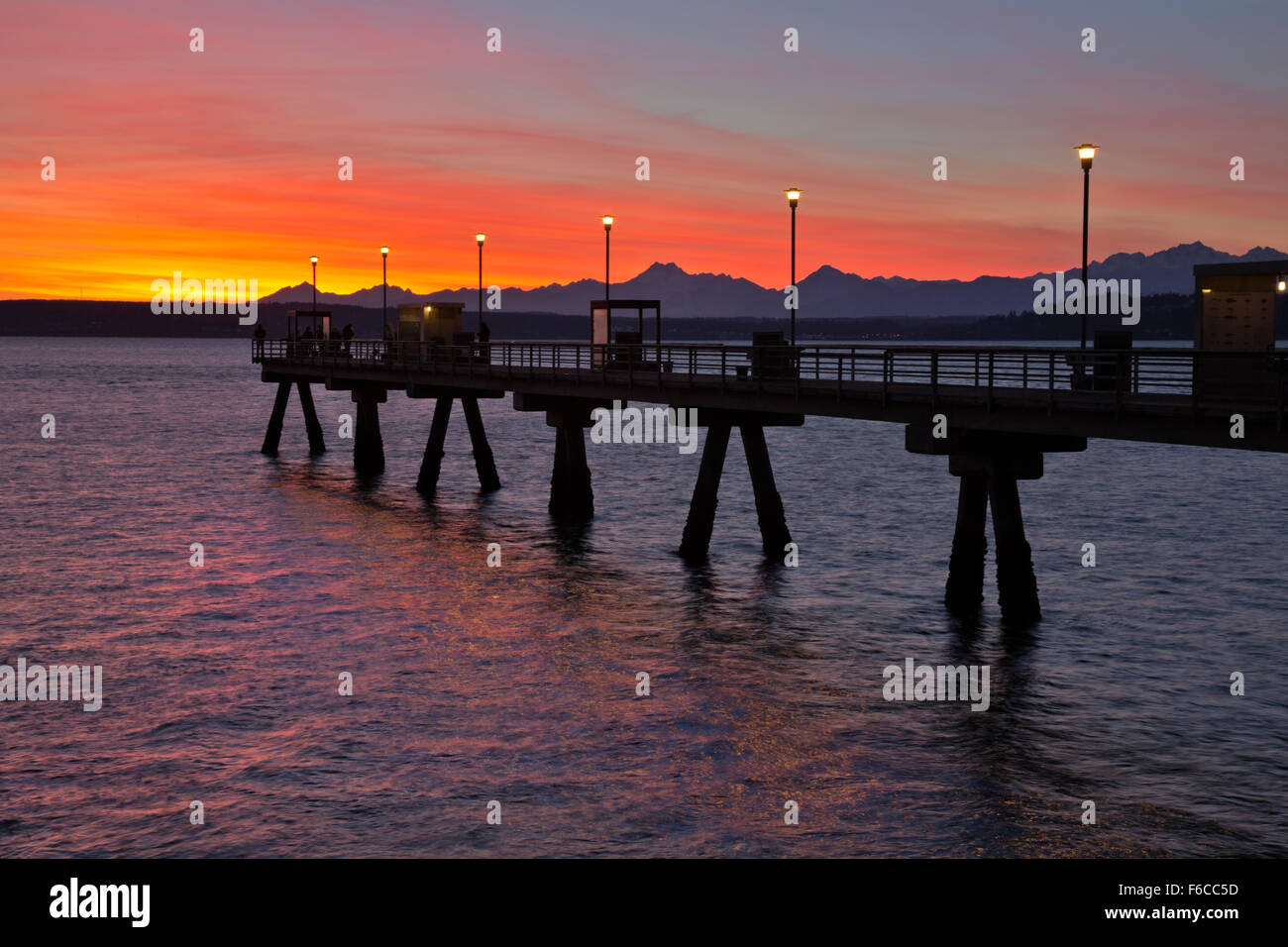 Edmonds Pier High Resolution Stock Photography and Images - Alamy