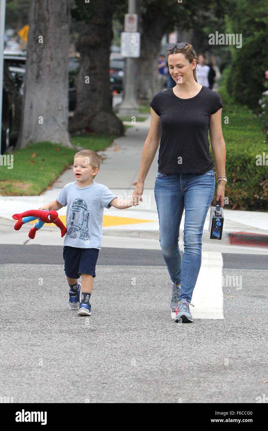 Jennifer Garner taking her son out for a morning walk in Brentwood ...