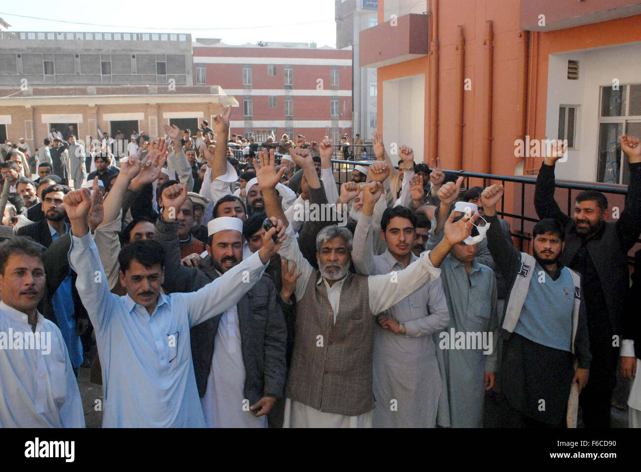 Paramedical staff and doctors hi-res stock photography and images - Alamy