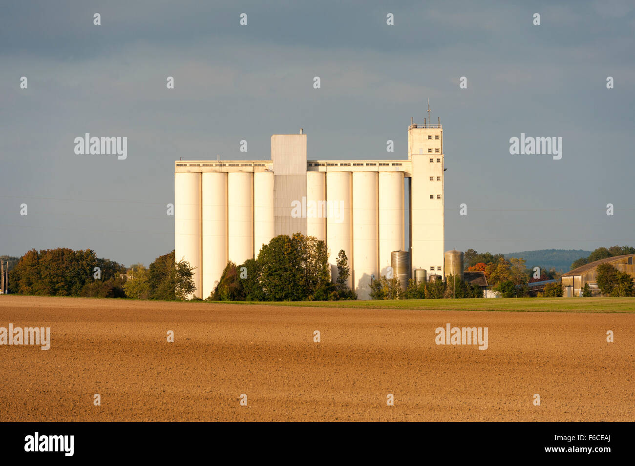 Grain store hi-res stock photography and images - Alamy