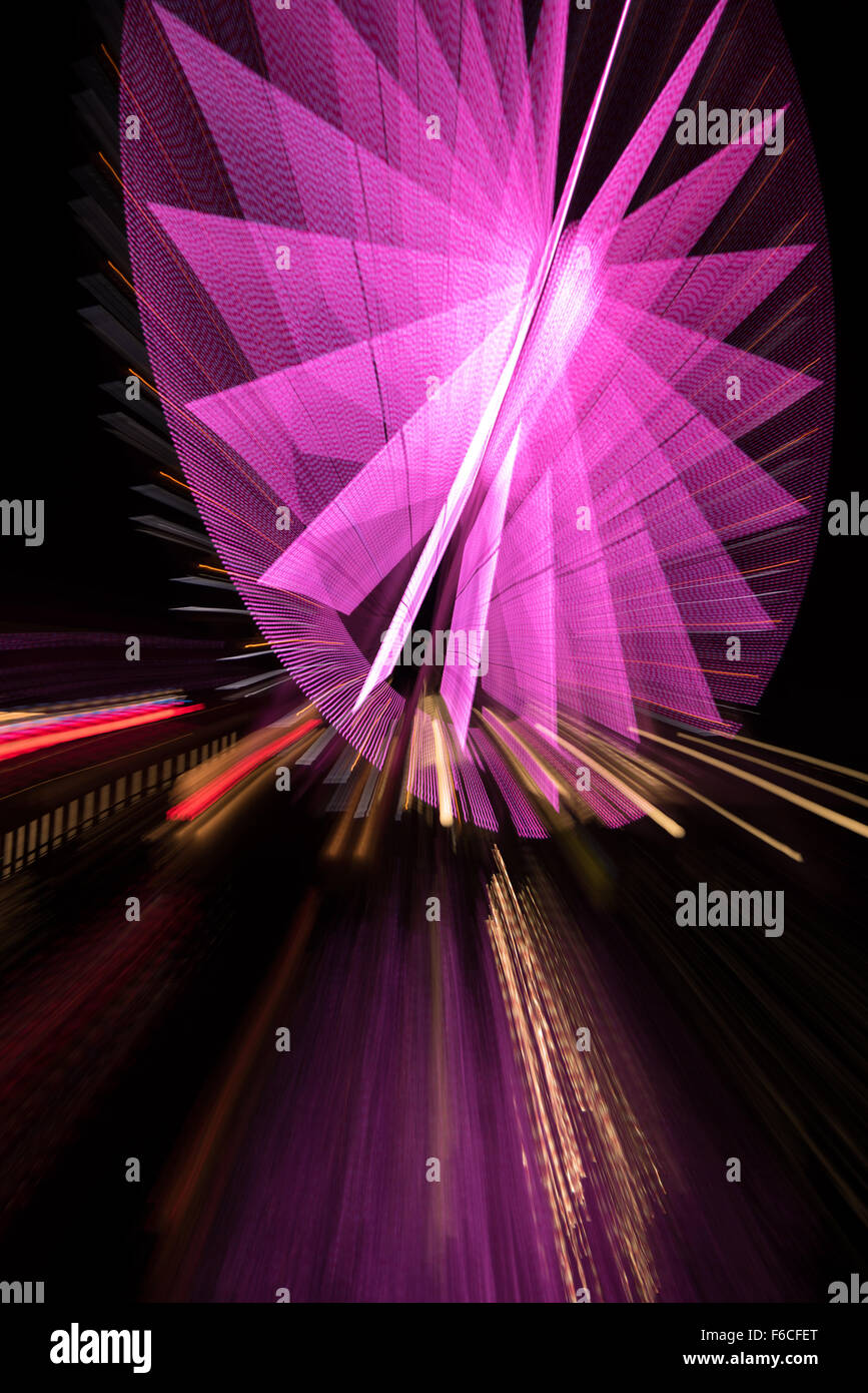 The Great Wheel. Ferris wheel near downtown Seattle’s Pier 57, light ...