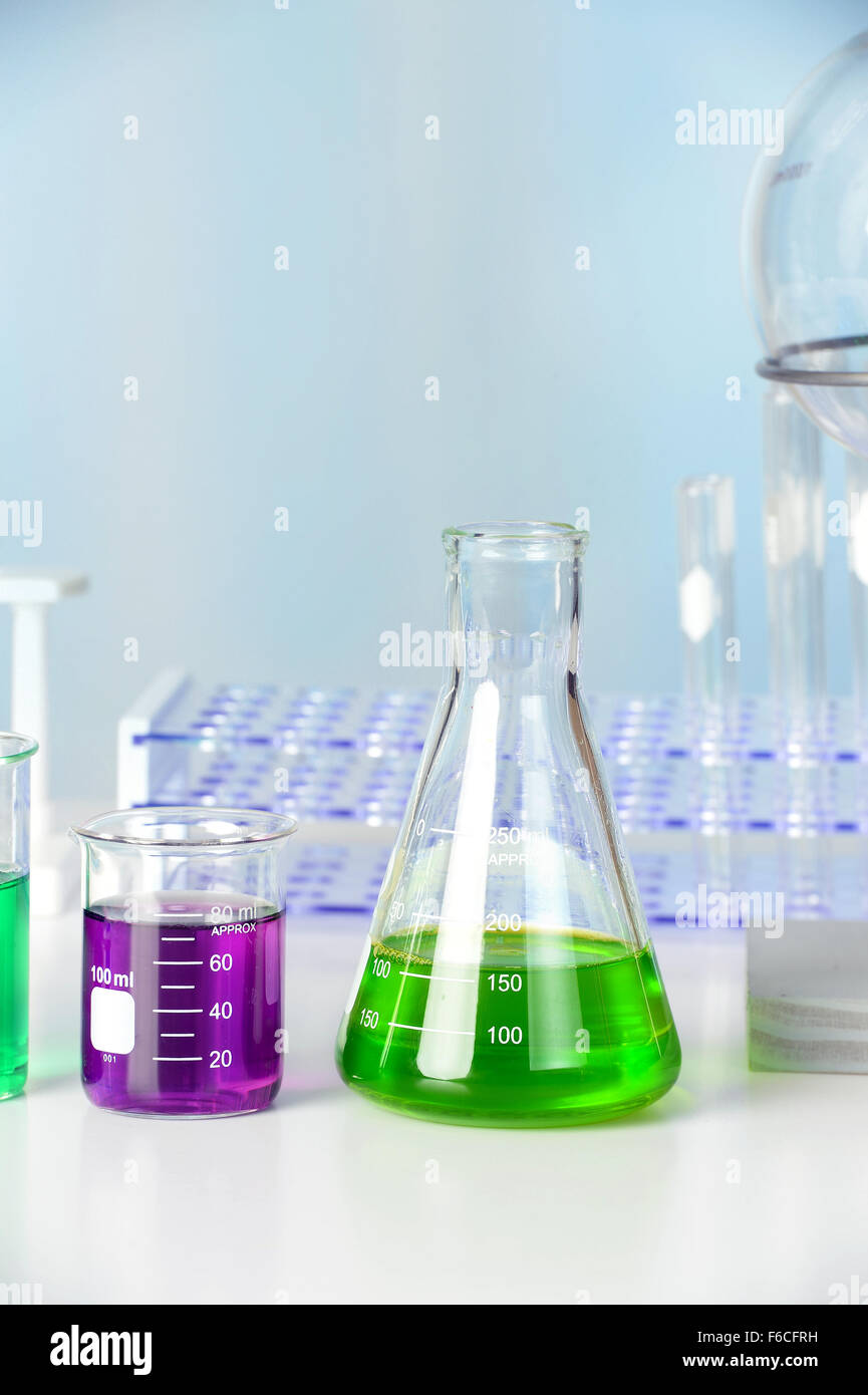 Laboratory glassware hi-res stock photography and images - Alamy