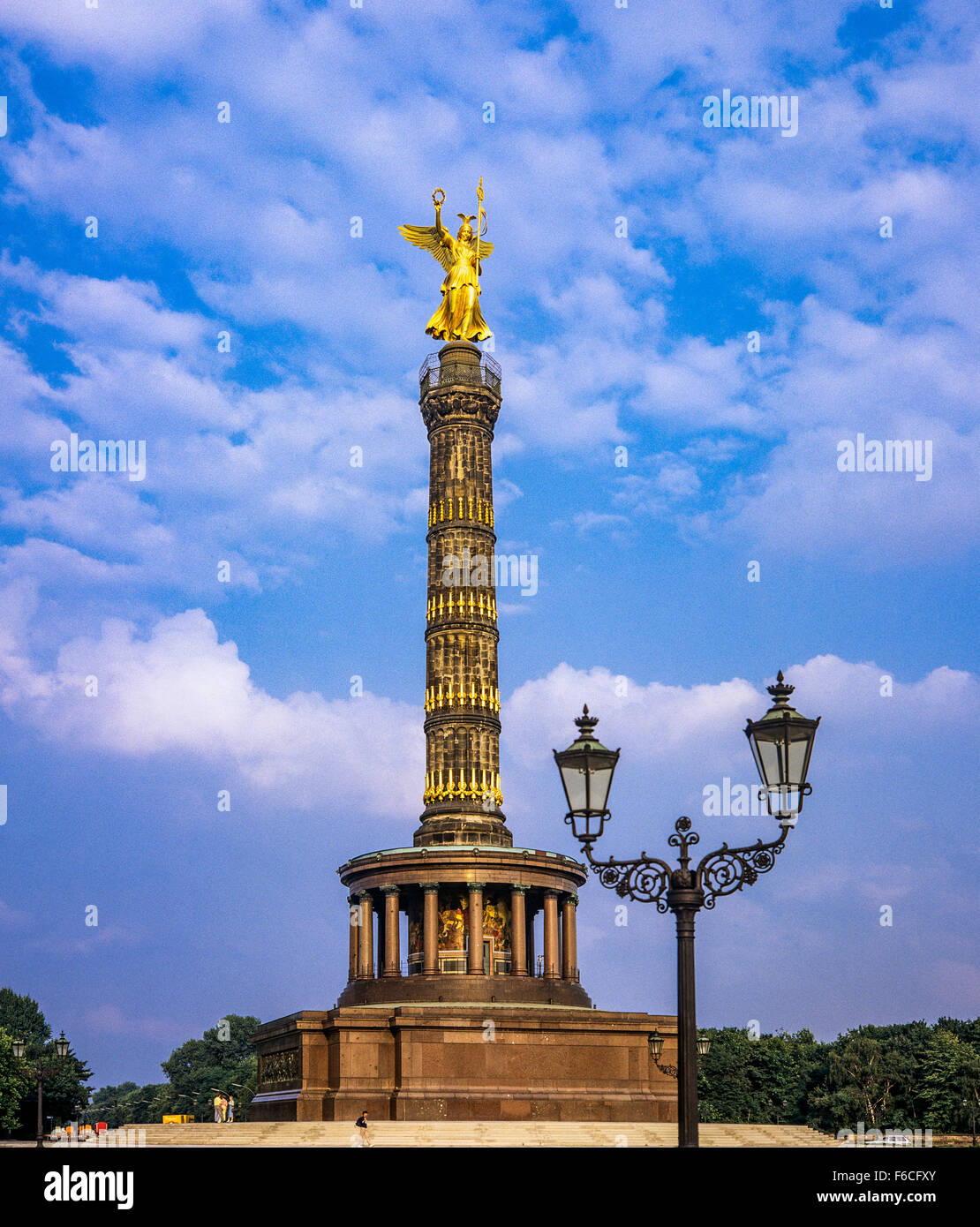 "Siegessäule" Victory column with Victoria golden statue, Berlin ...