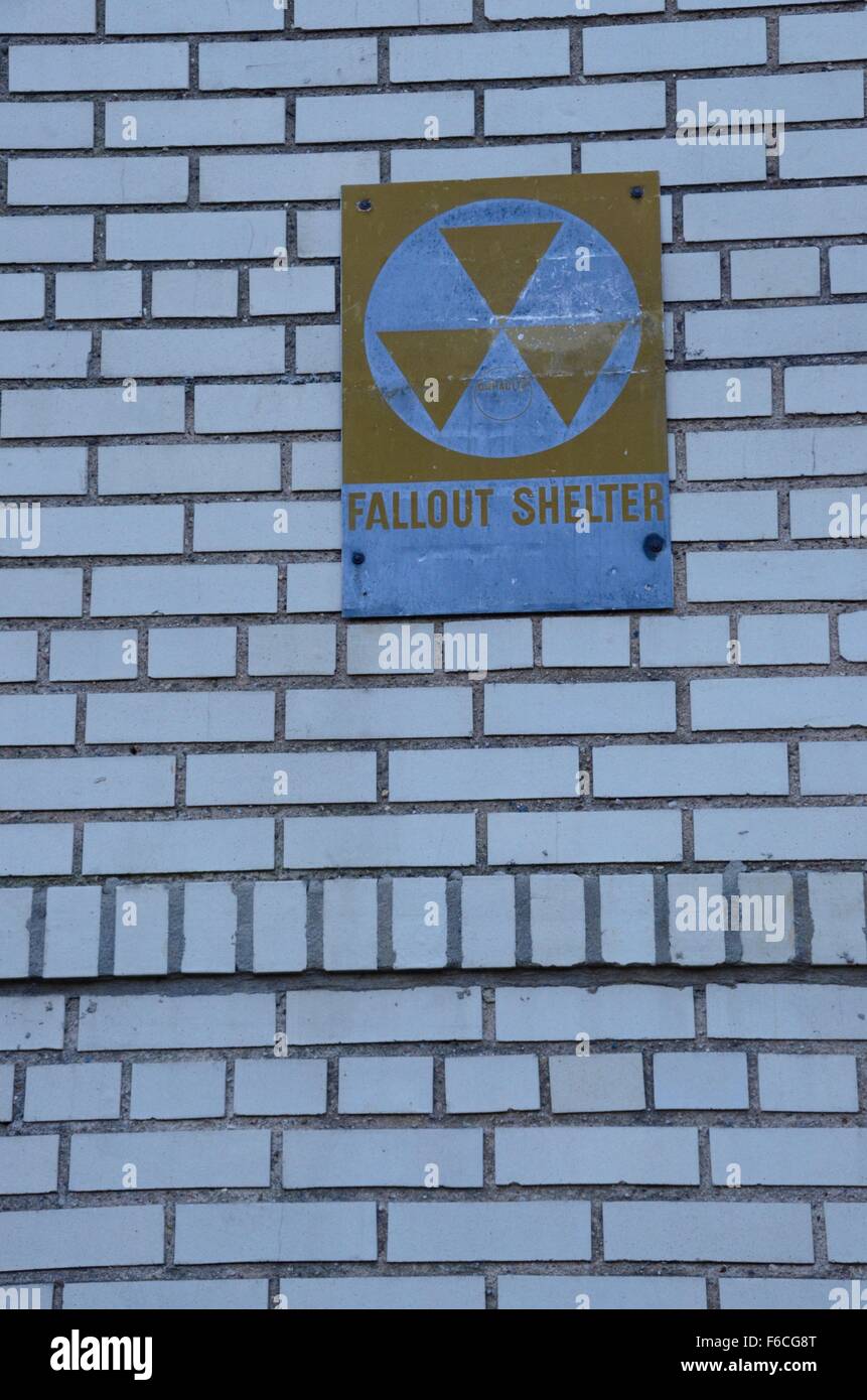 fallout shelter sign brooklyn Stock Photo - Alamy