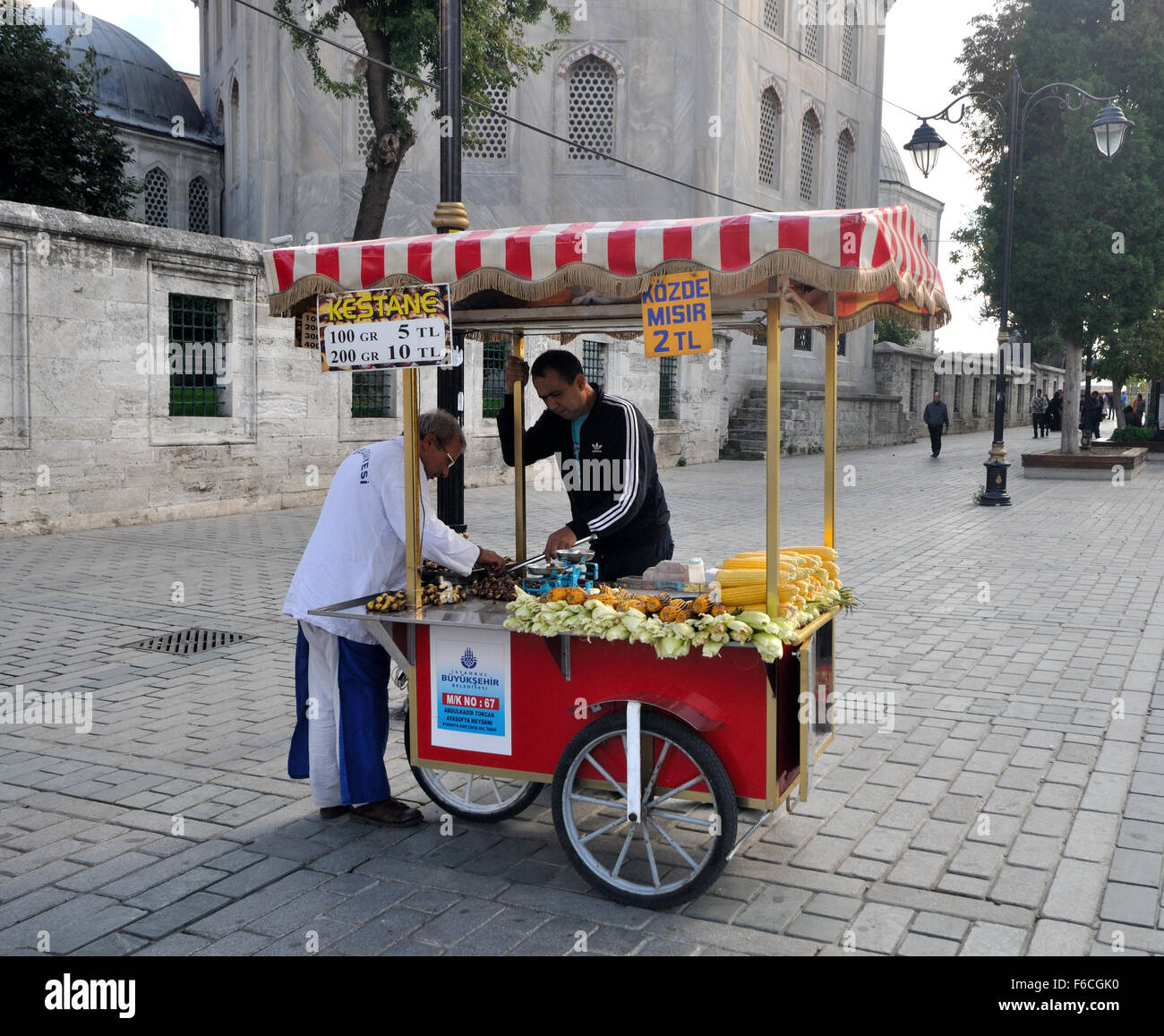 Hot food cart hi-res stock photography and images - Alamy