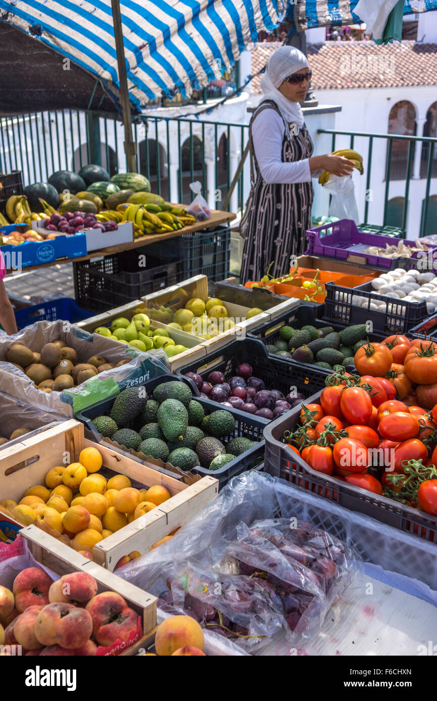 Spanish fruit market hi-res stock photography and images - Alamy
