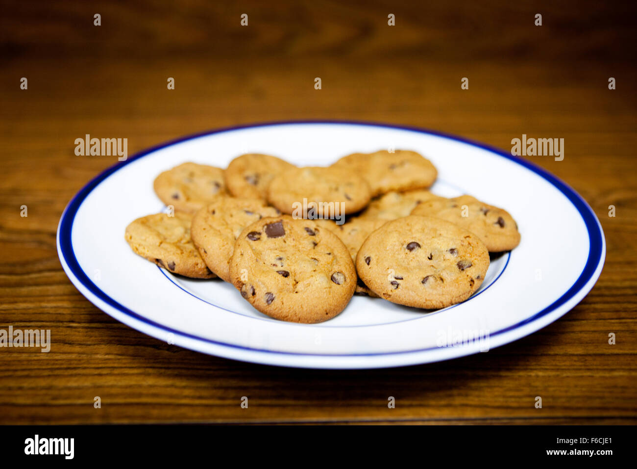 Chocolate chip cookie plate hi-res stock photography and images - Alamy