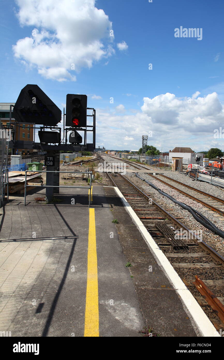 Multiple aspect signal hi-res stock photography and images - Alamy