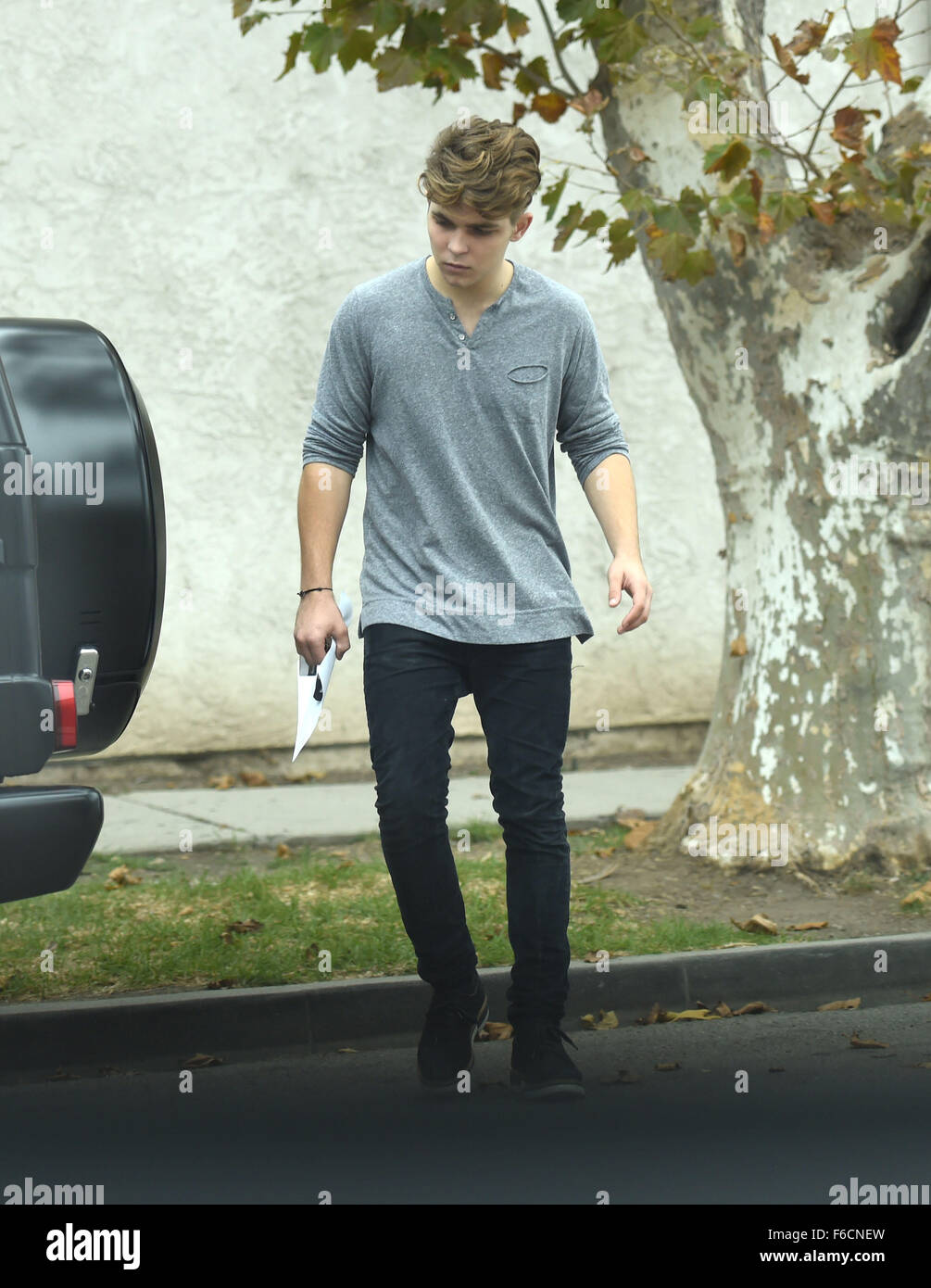 Laurent Claude Gaudette, boyfriend of Ariel Winter, spotted out and ...