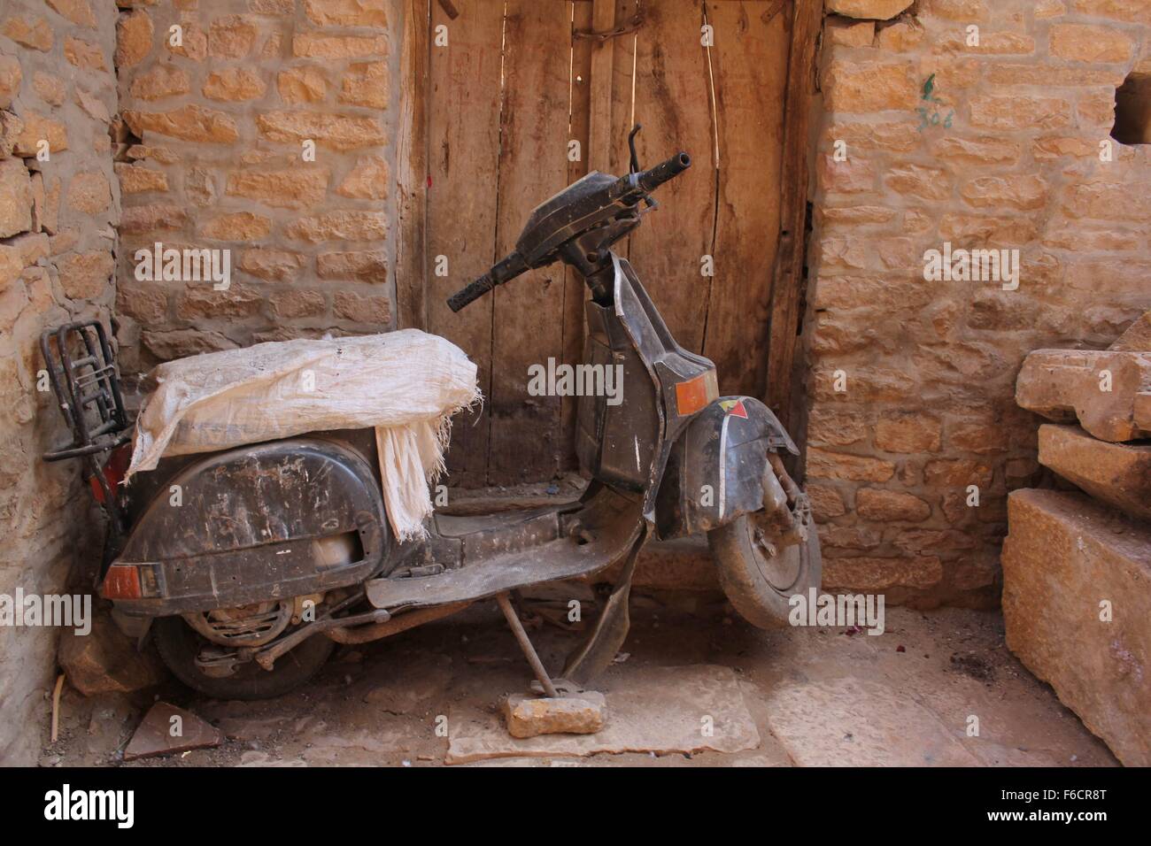 old broken down scooter Stock Photo - Alamy