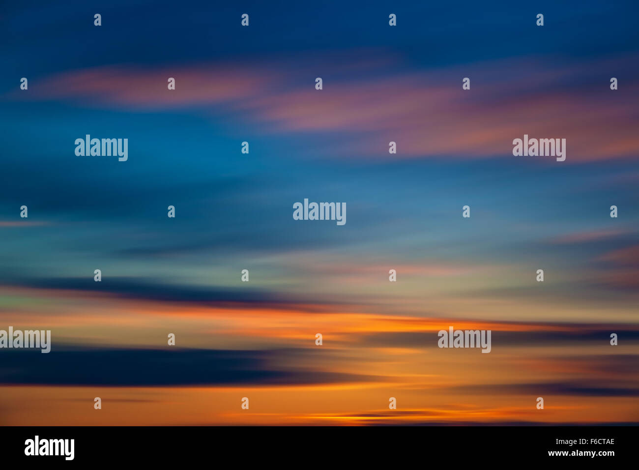 Red evening sun with clouds hi-res stock photography and images - Alamy