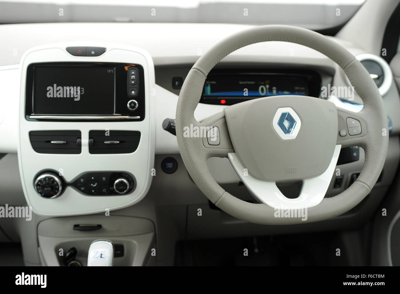 Renault Zoe Dynamic Zen Stock Photo - Alamy