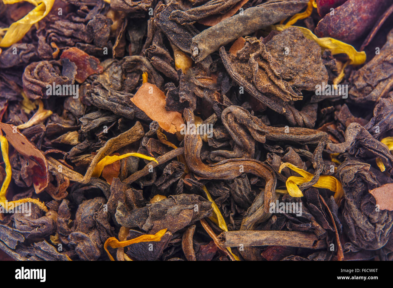 Heap of dry green tea Stock Photo - Alamy