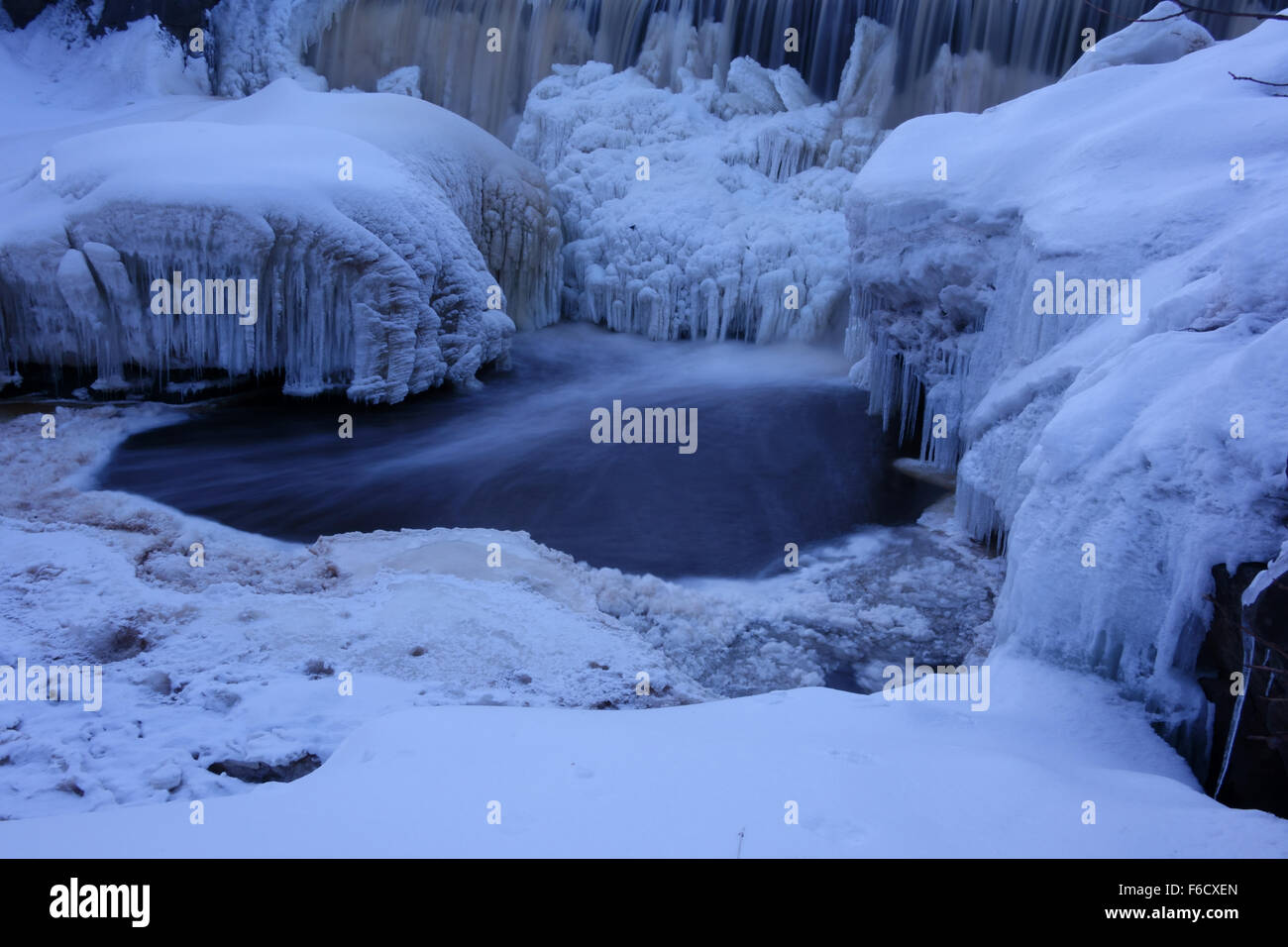 Frosty waterfall hi-res stock photography and images - Alamy