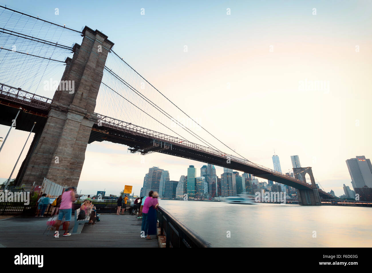Spectacular city skyline hi-res stock photography and images - Alamy