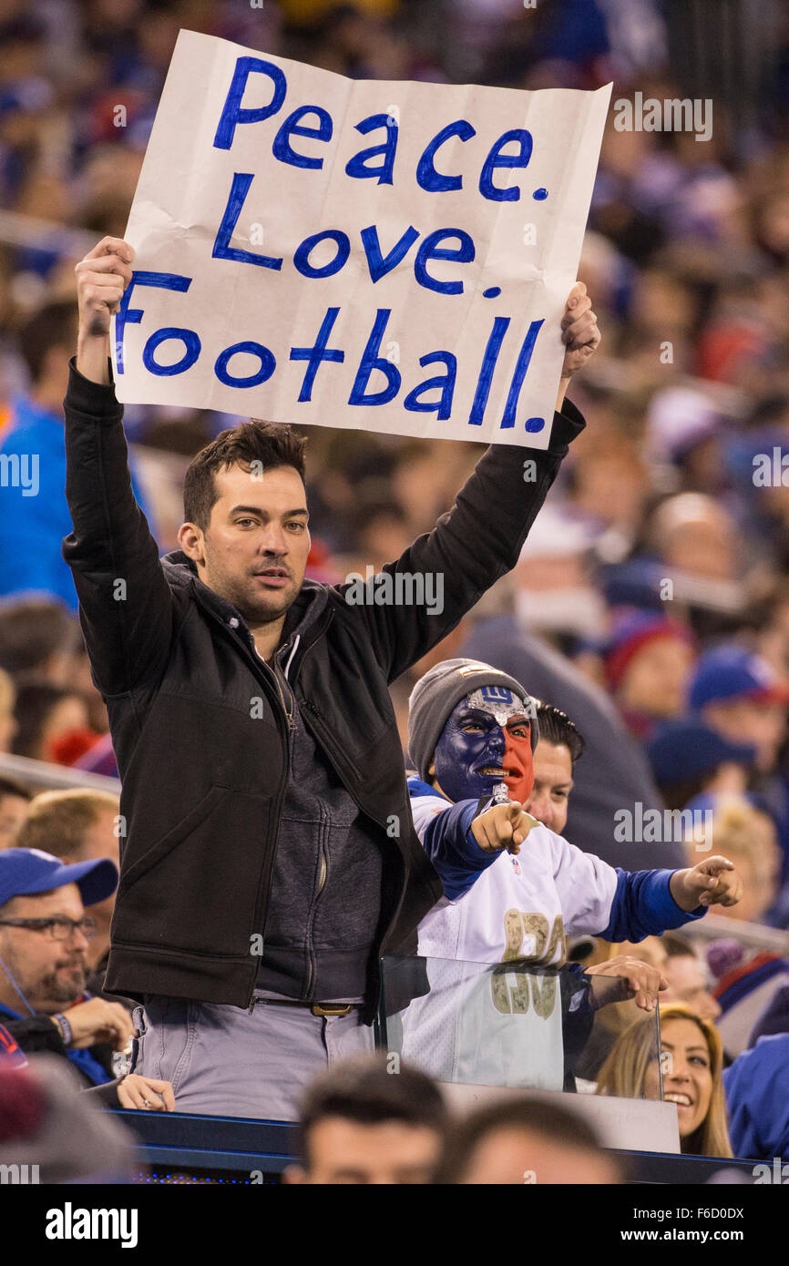 East Rutherford, New Jersey, USA. 15th Nov, 2015. Fan with a sign for ...