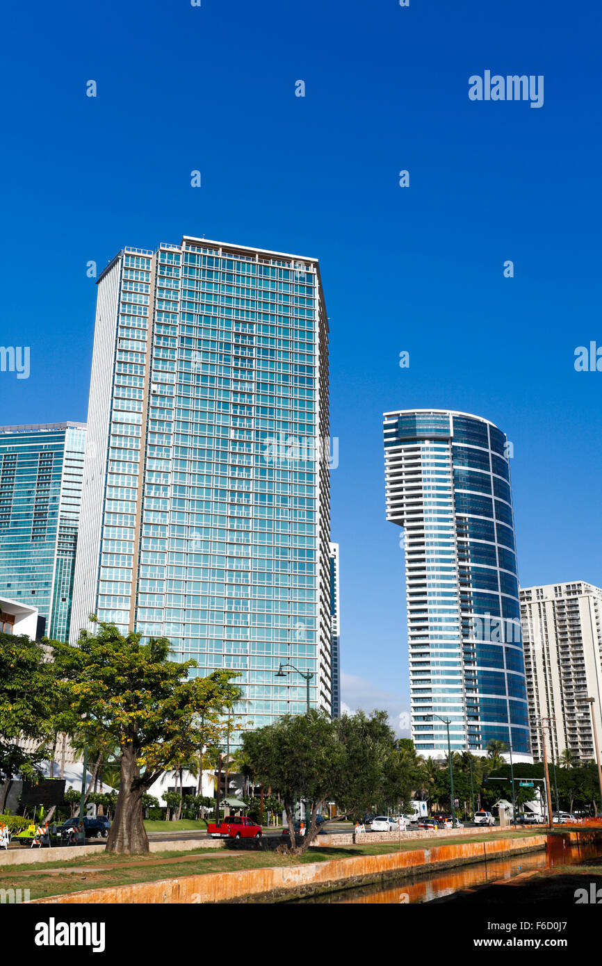 Honolulu, Hawaii. 13th Nov, 2015. Wide-angle view of Hokua at 1288 Ala ...