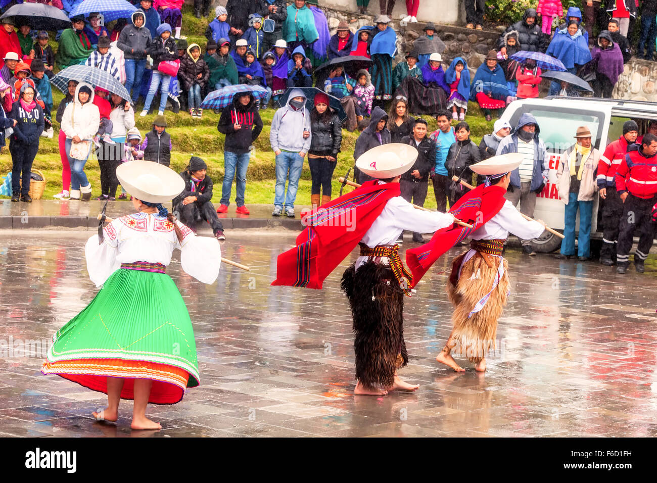 Indigenous people ecuador hi-res stock photography and images - Alamy