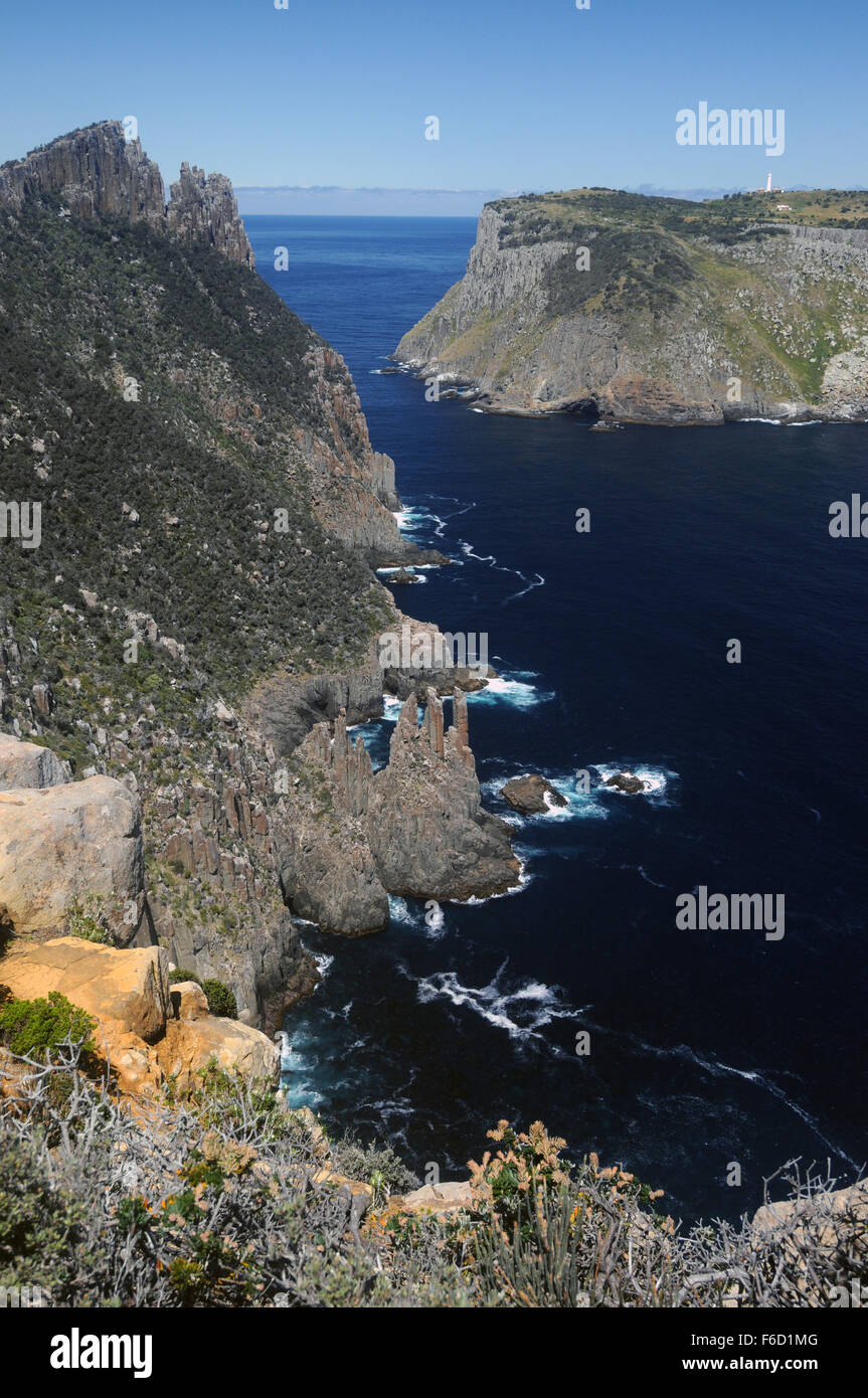 Tasman Island and clifftops of Cape Pillar, Three Capes Track, Tasman ...