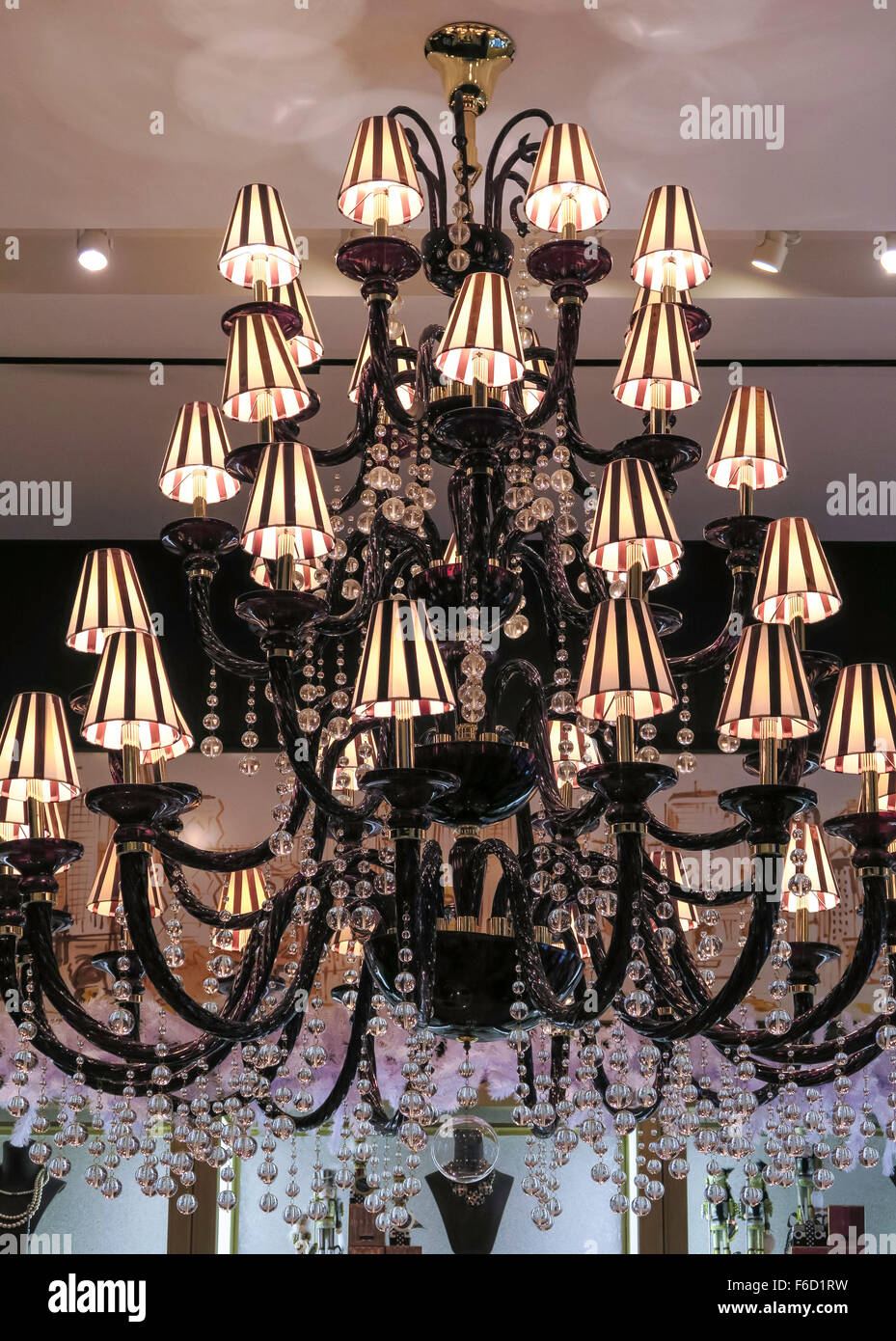 Henri Bendel Store Interior on Fifth Avenue, NYC Stock Photo - Alamy