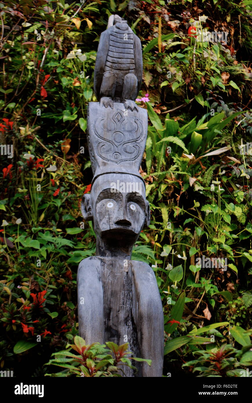 Tribal statue hi-res stock photography and images - Alamy