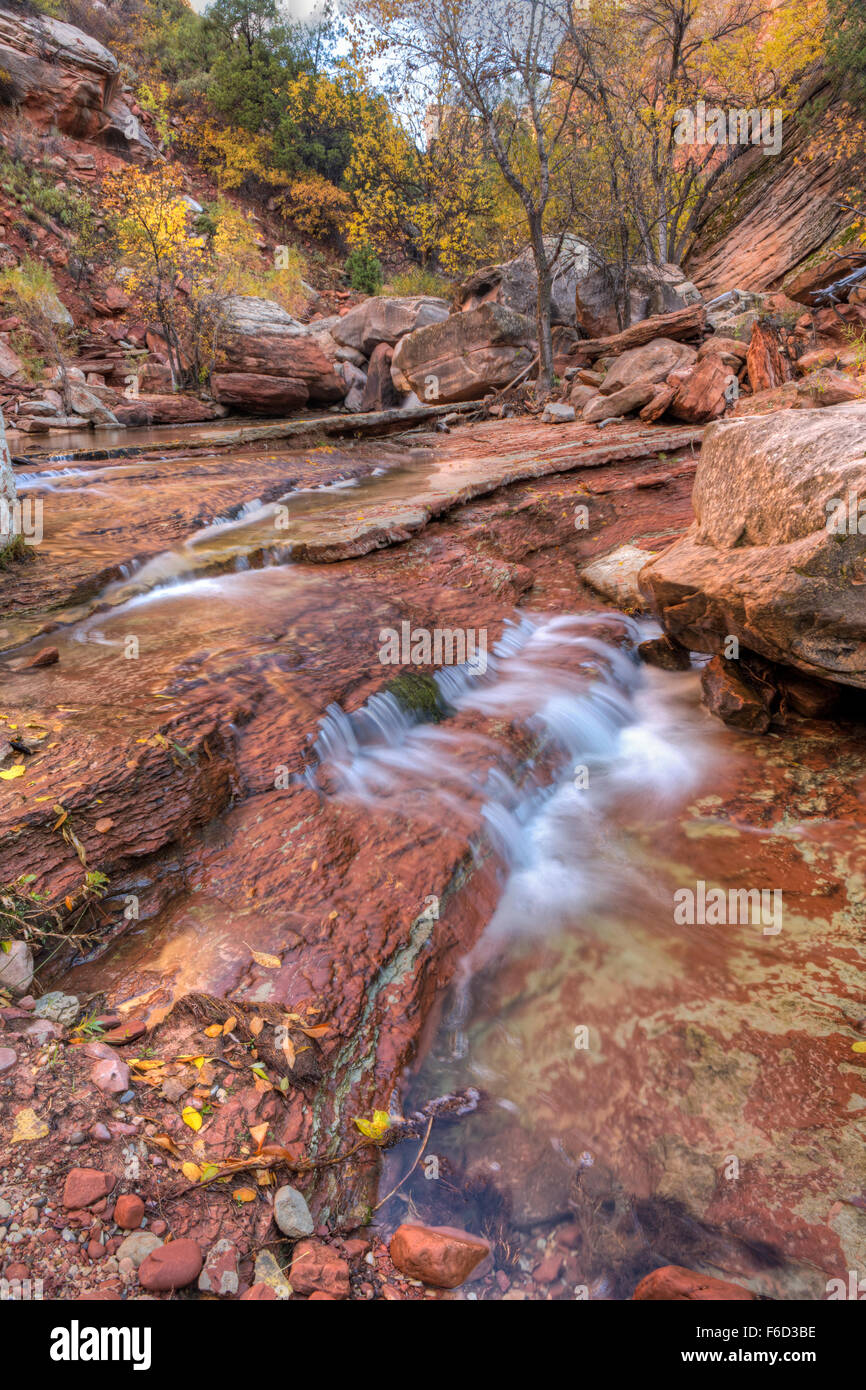 Layered red rocks hi-res stock photography and images - Alamy