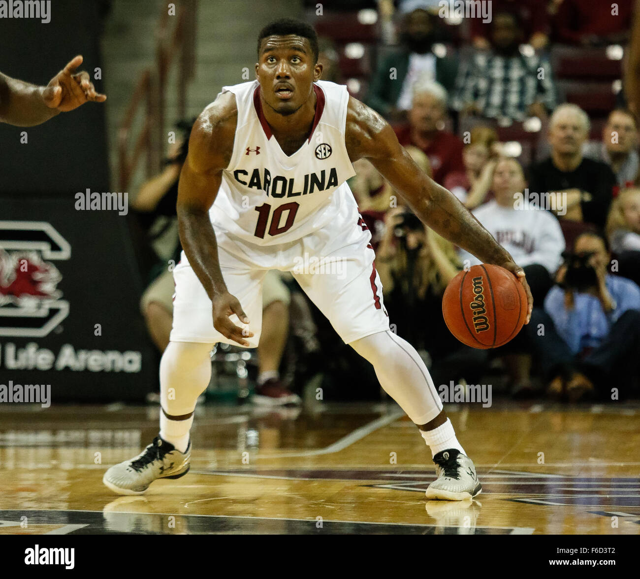 Columbia, SC, USA. 16th Nov, 2015. Duane Notice (10) of the South ...