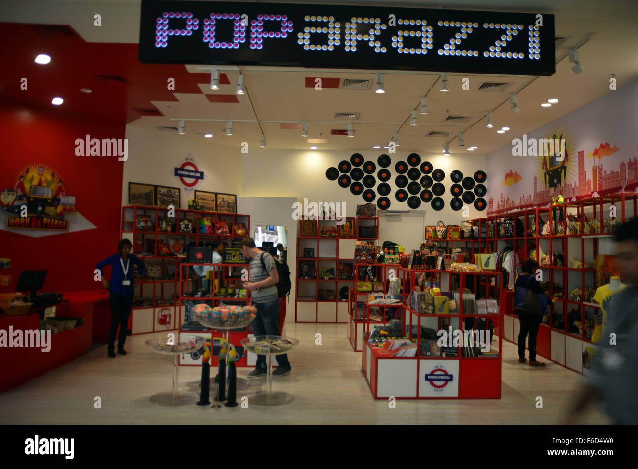Pop arazzi in terminal 2, mumbai, maharashtra, india, asia Stock Photo ...