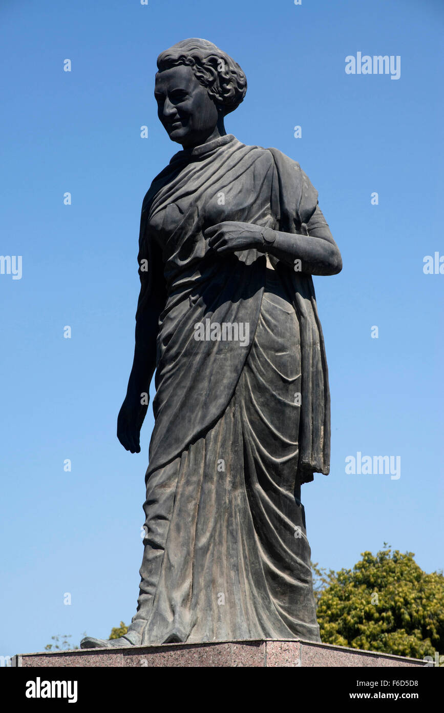 Statue of prime minister indira gandhi at public park, bikaner ...