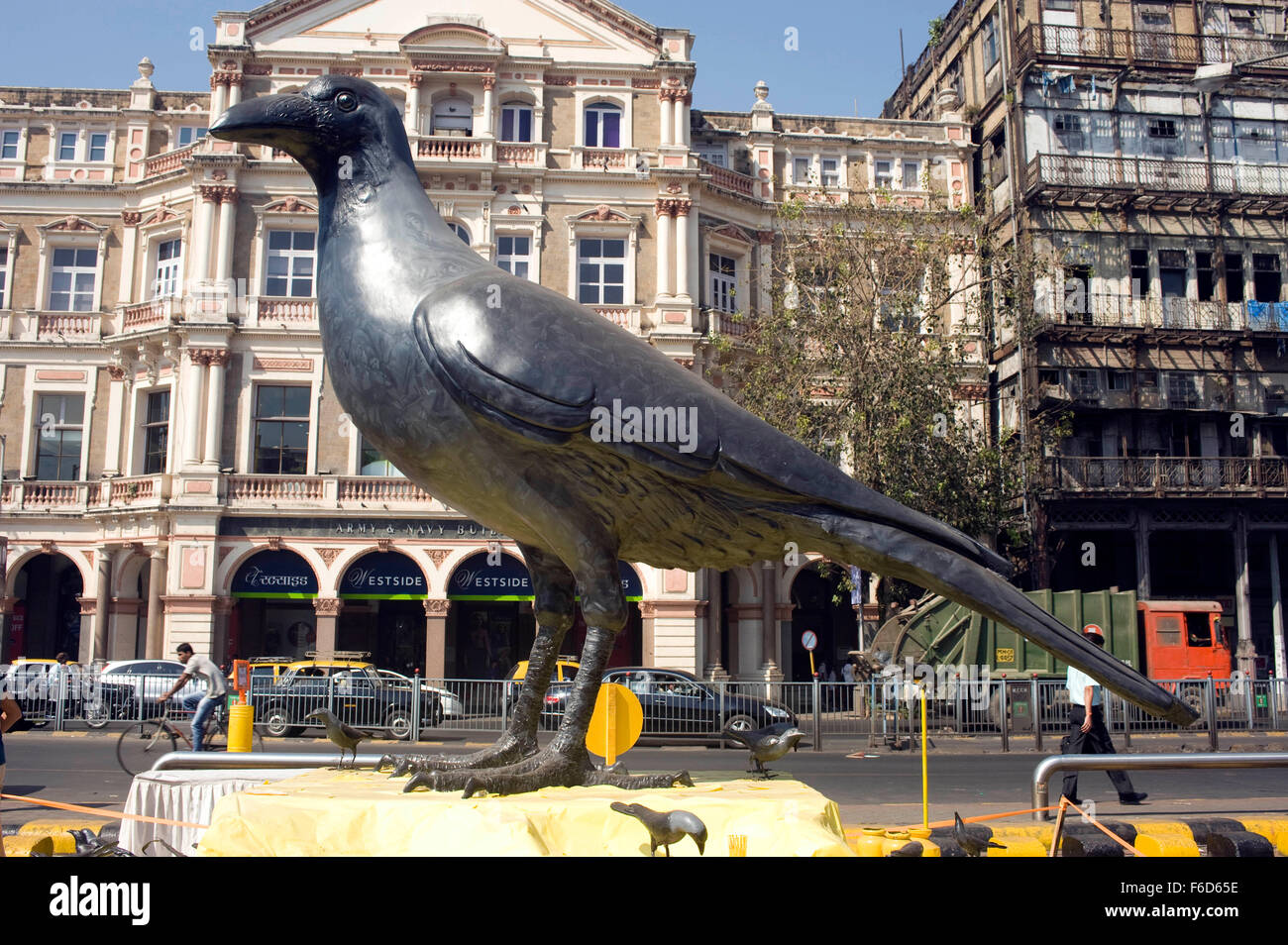 Huge crow statue kala ghoda art festival, mumbai, maharashtra, india ...