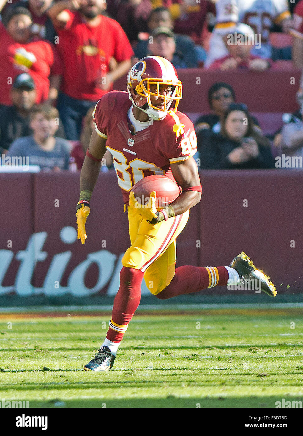 Washington Redskins wide receiver Jamison Crowder (80) carries the ball ...