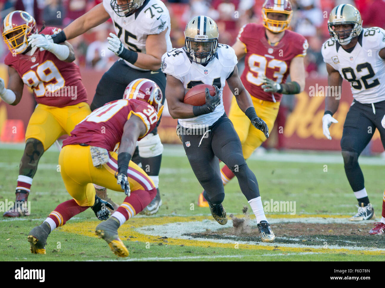 New Orleans Saints running back Tim Hightower (34) carries the ball ...