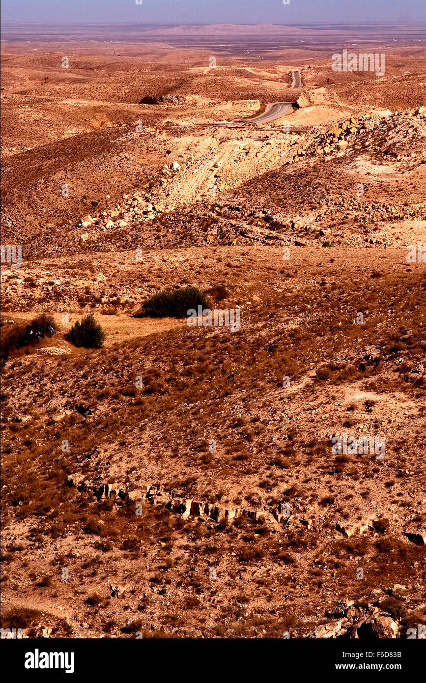 brown desert street and hill in matmata tunisia Stock Photo - Alamy