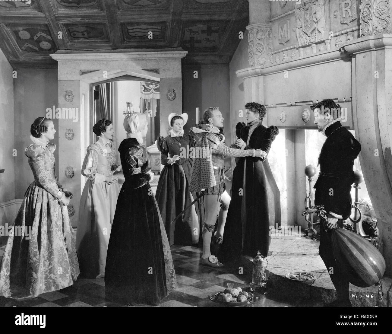Katharine hepburn as mary stuart film title mary of scotland Black and White Stock Photos ...