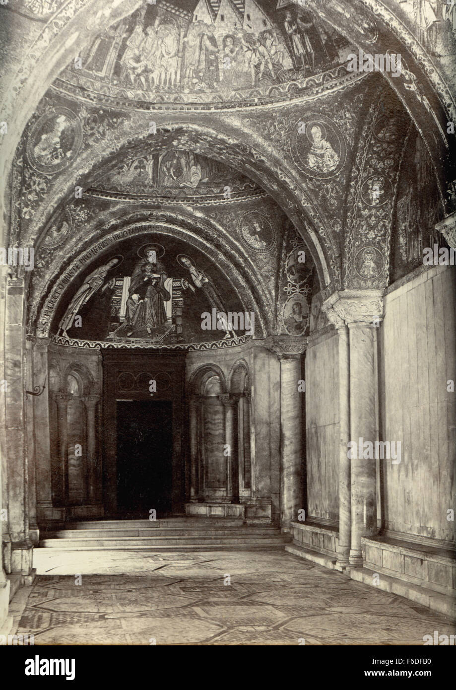 Vestibule hi-res stock photography and images - Alamy