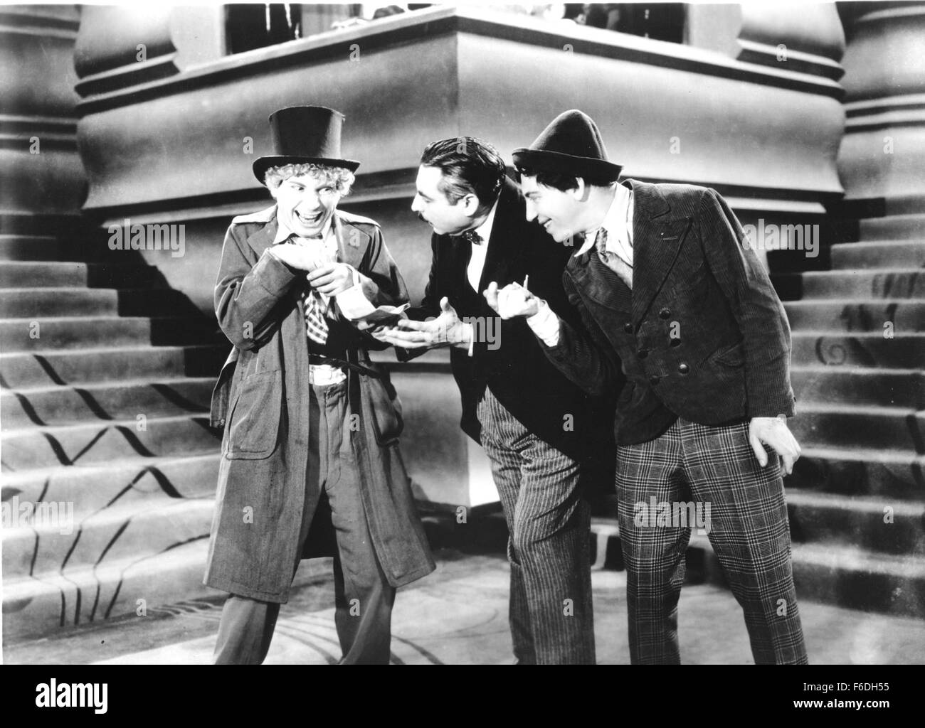 Animal crackers 1930 marx brothers harpo marx Black and White Stock ... Animal crackers 1930 marx brothers harpo marx Black and White Stock ...