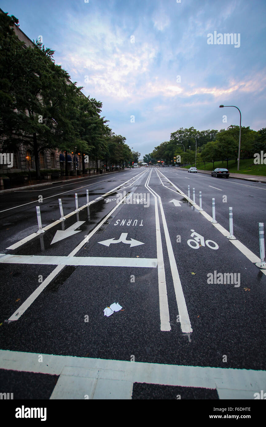 Washington DC bike road signs Stock Photo - Alamy