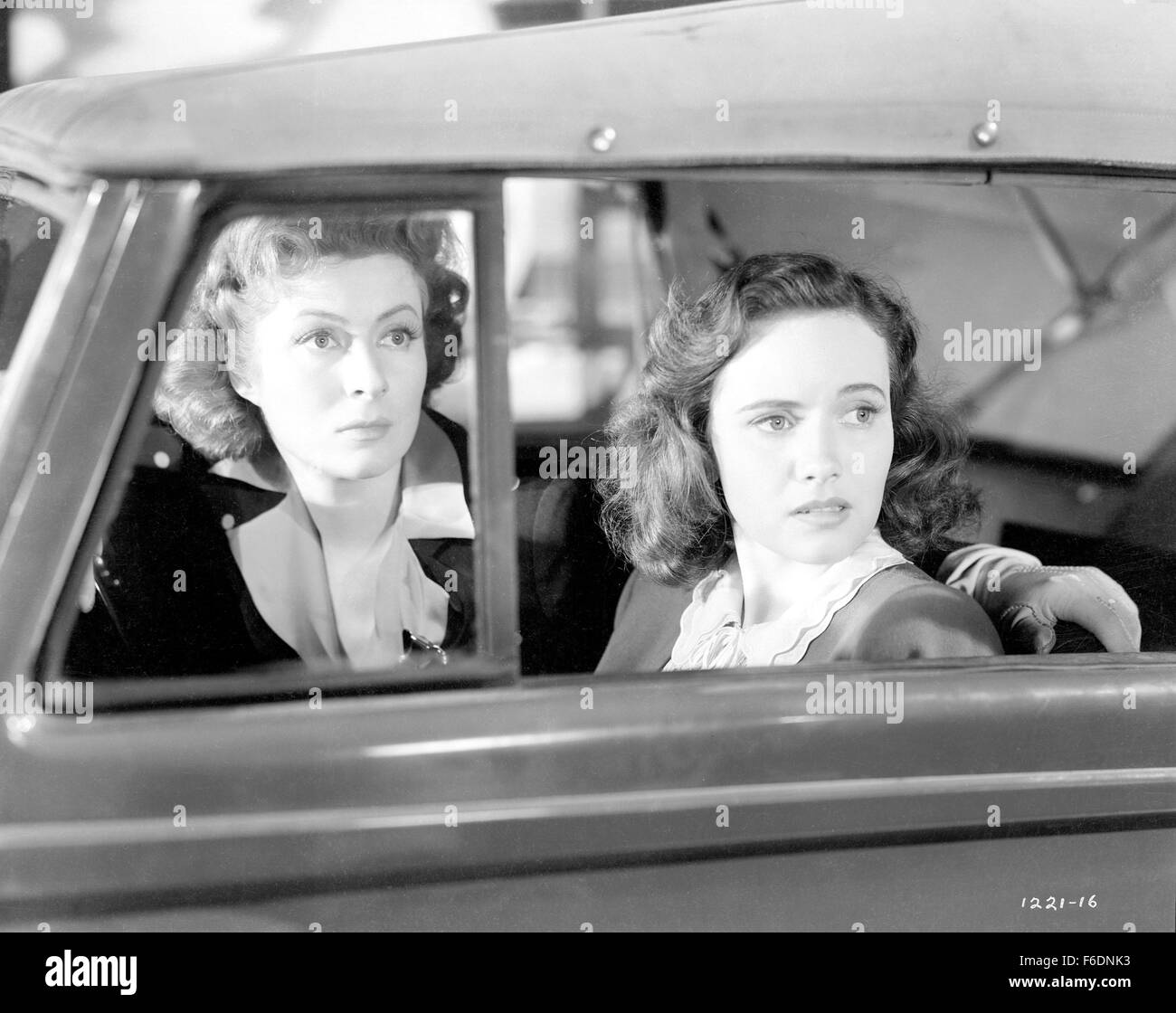 RELEASED: Oct 8, 1942 - Original Film Title: Mrs. Miniver. PICTURED ...