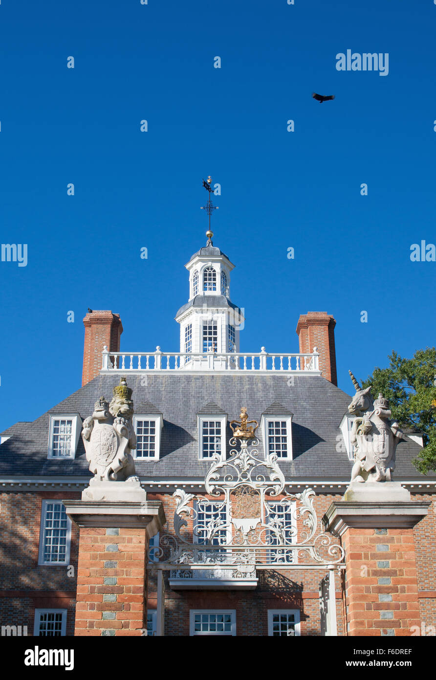 Entrance to the Governor's Palace Colonial Williamsburg, with buzzard ...