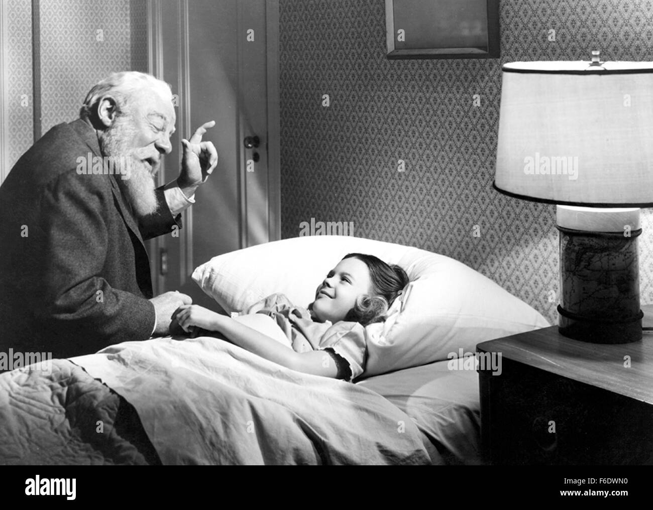 Miracle on 34th street 1947 hi-res stock photography and images - Alamy
