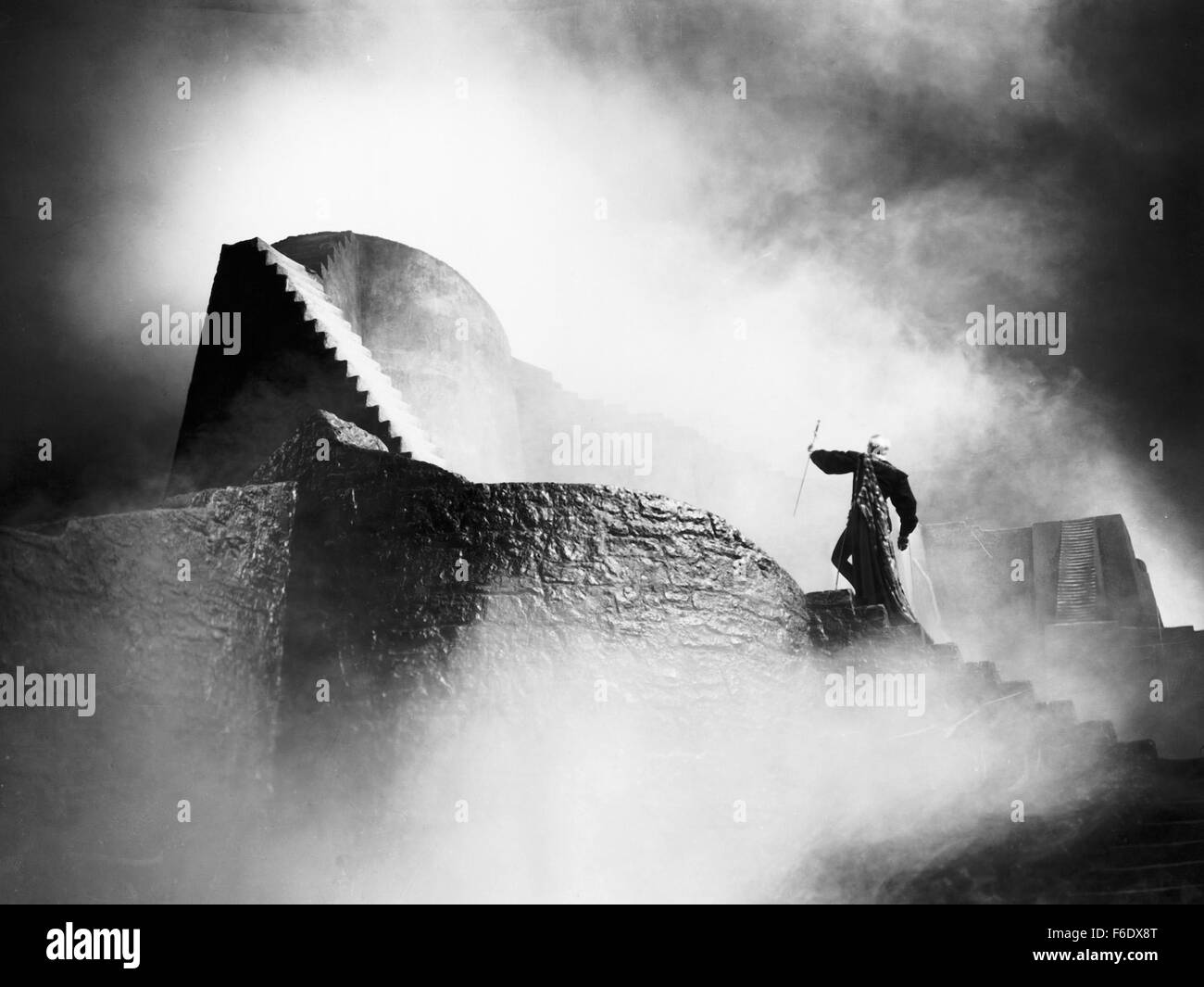 RELEASED: May 4, 1948 - Original Film Title: Hamlet. PICTURED: LAURENCE ...
