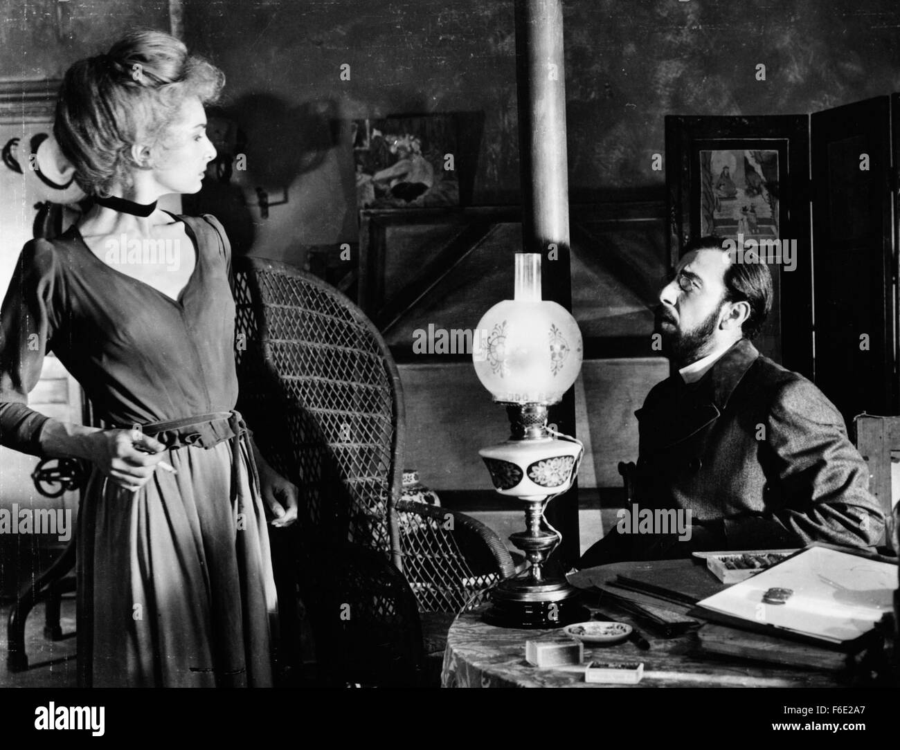 Moulin rouge film 1952 hi-res stock photography and images - Alamy